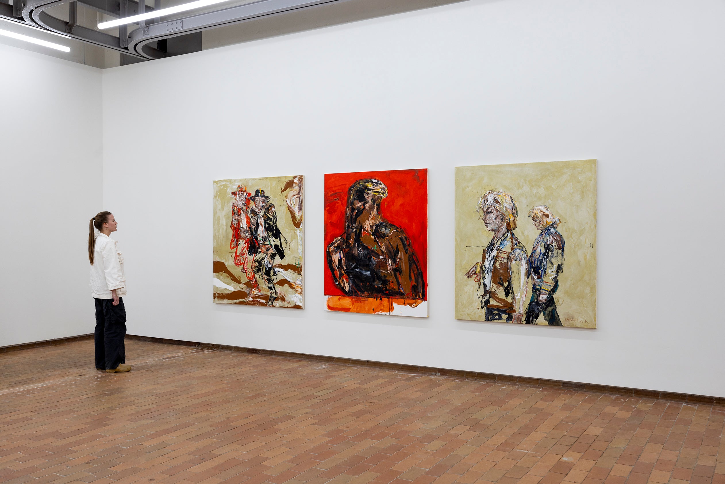 PALE GOLD – V1 Gallery