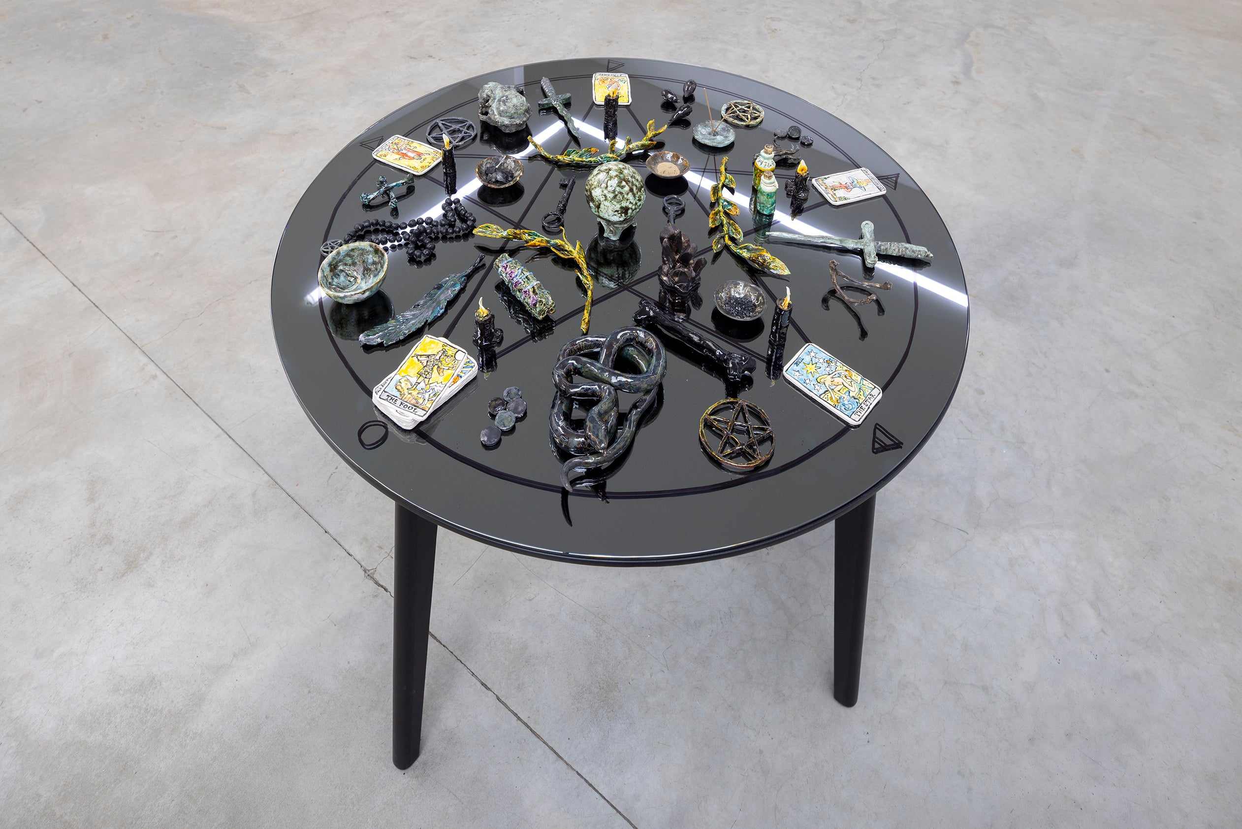 PERSONAL TAROT READINGS AT Eighteen – V1 Gallery